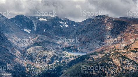 하이 알파인 레이크 시닉 하이웨이트레일 리 지 로드로 키 산 국립공원 계곡에 대한 스톡 사진 및 기타 이미지 계곡 0명 가을 Istock