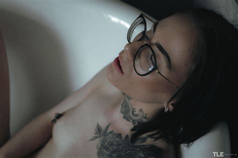 Pollie Starr In Oily Rub By The Life Erotic Erotic Beauties