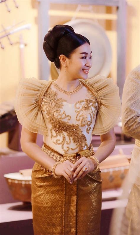 ស្ងាត់ៗ ទៀងមុំ សុធាវី សម្រាលកូនដំបូងយ៉ាងសុវត្ថិភាព មុខមាត់គួរឲ្យក្នាញ់ Khmerload Cambodia