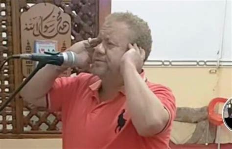 مغني مصري قديم يعود للساحة الفنية بعد ظهوره يؤذن في المسجد ساحات التحرير