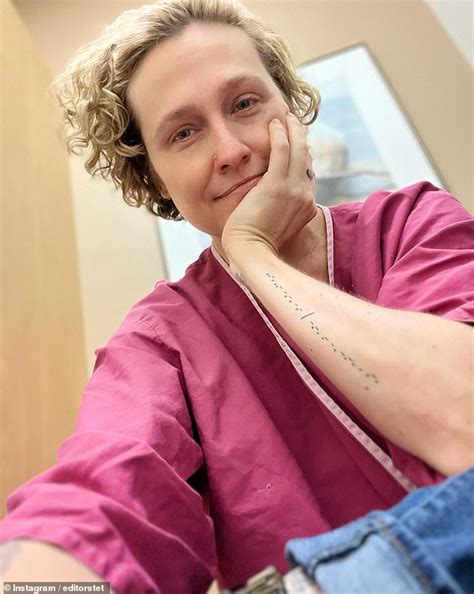 Woman Sues American Airlines After Uncontrollably Drunk Passenger