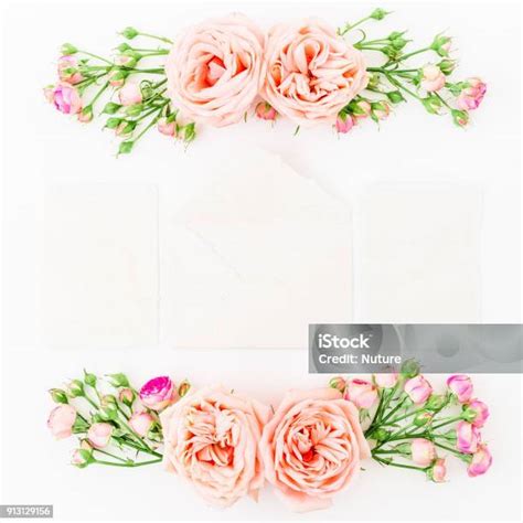흰색 바탕에 빈티지 종이 봉투 핑크 장미와 꽃 프레임 평면 위치 최고 볼 수 있습니다 프레임 배경 0명에 대한 스톡 사진 및 기타 이미지 Istock
