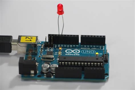 綠園創客的科學學習單 利用arduino控制led亮滅 Blink範例程式說明 綠園創客的科學學習單 利用arduino控制led亮滅 Blink範例程式說明