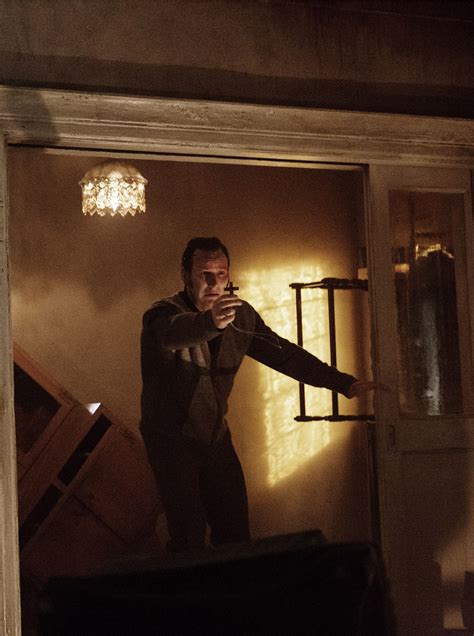 The Conjuring 2 Enfield Poltergeist Trailer Takes The Warrens To London