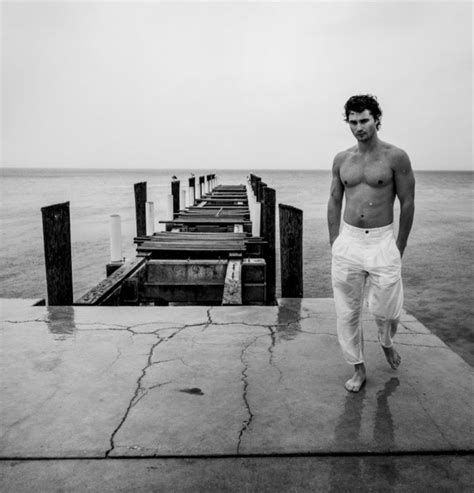 Pin By Tess On Jjouter Banks Actors Tom Welling Actors And Actresses