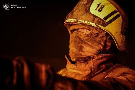 На Полтавщині ліквідували масштабну пожежу після ворожого удару по промисловому обєкту Полтавщина