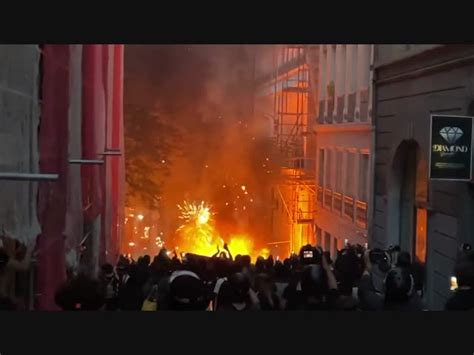 Волнения во Франции продолжаются ВЫ ОЧЕВИДЕЦ