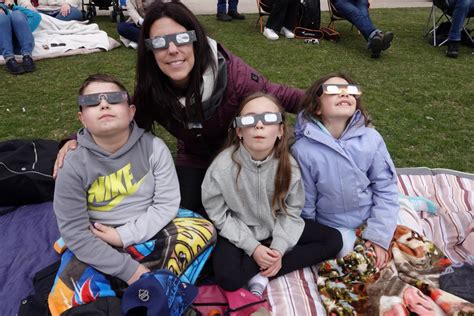 Crowds Of Thousands Flock To Spencer Smith To See Eclipse Photo Gallery