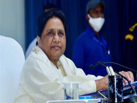 In Ghosi Either Dont Vote Or Press Nota Mayawati Appeal To Voters