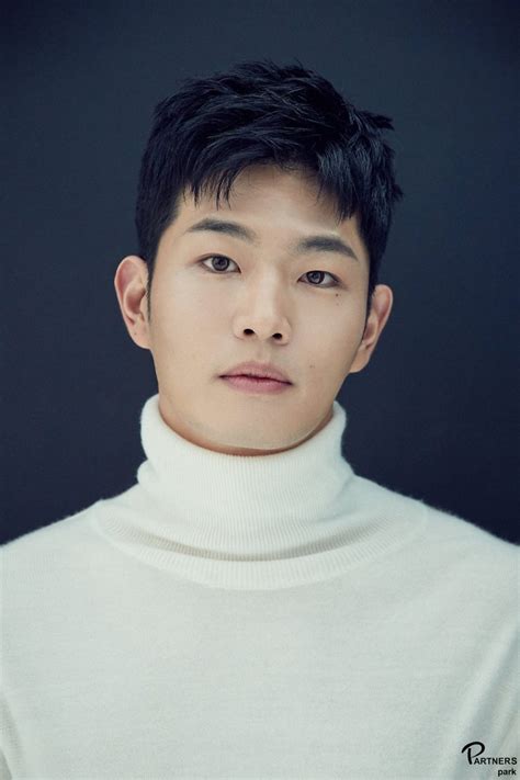 Lee Dong Joo 이동주 Hancinema