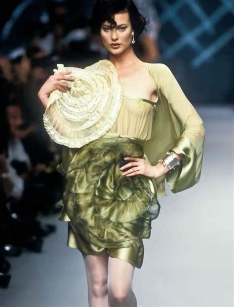 Shalom Harlow Shalom Harlow Iconic Outfit Shalom Harlow 90s Runway