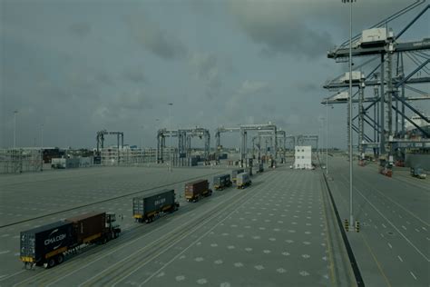 Dry Bulk Terminal Lekkiport