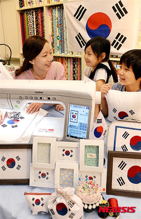 광복 70주년 태극기 의미 배우는 어린이들