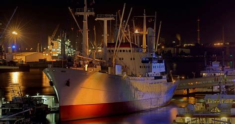 کاسپین تجارت بندر