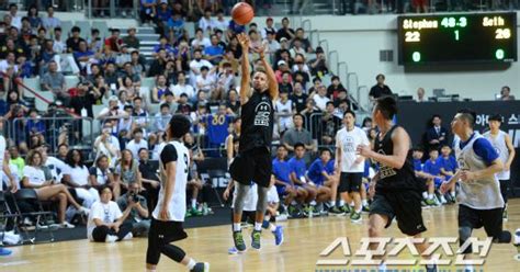 [포토] 스테판 커리 수퍼스타의 3점슛