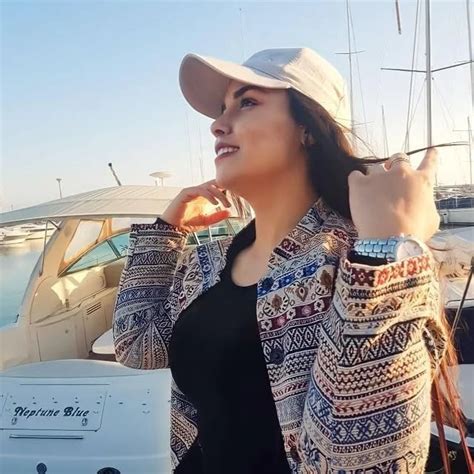 Oumaimabenmohamed Oumaima Ben Mohamed1 • Threads Say More
