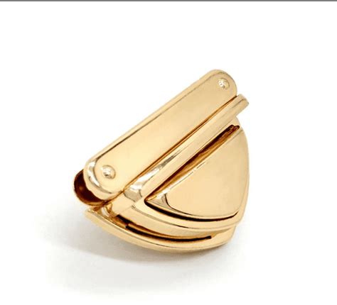 метална закопчалка за чанта