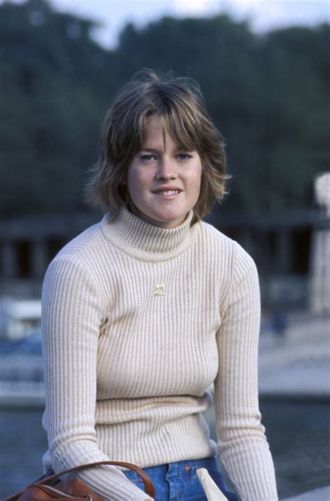 20 Vintage Photos Of A Young Melanie Griffith In The 1970s ~ Vintage
