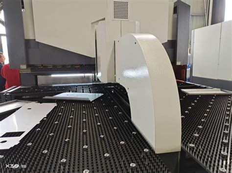 Cnc 프레스 브레이크 기계 알루미늄 복합 패널 벤딩 머신 Raymax 동영상