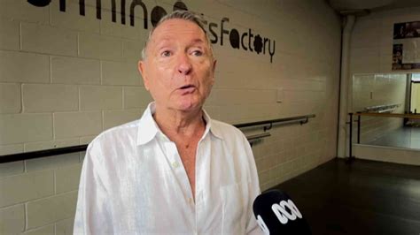 Octogenarian Inspires Others To Discover Ballet Dancing