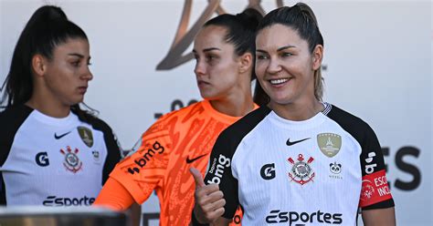 Histórico Hat Trick De Gabi Sobe No Ranking Do Corinthians Campo Delas