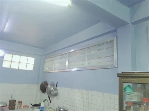 ผลงานมุ้งลวดช่องลมกันยุงกันแมลงแบบไม่มีวงกบเราก็ติดให้ได้ค่ะ มุ้งลวดขาดก็นำมาเปลี่ยนผ้ามุ้งใหม่