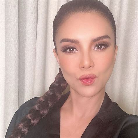 Ig ติ๊นา คริสติน่า อากีล่าร์ Instagram