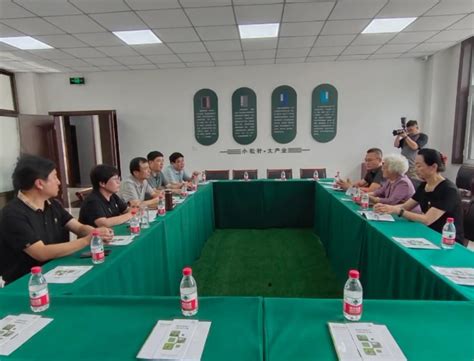 平泉市人民政府 动态要闻 首届国家可持续发展承德论坛调研组来我市调研