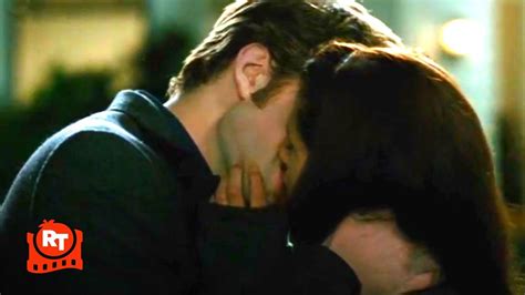 Edward And Bella Kissing New Moon