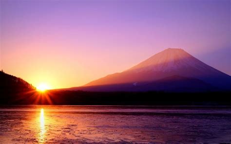日本が世界に誇る美しい山富士山今回はそんな富士山と初日の出が見られる厳選した初日の出スポット6つをご紹介します縁起が良いダイヤモンド