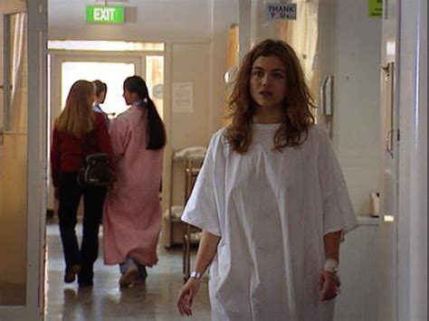 Bridie Carter Nue Dans All Saints