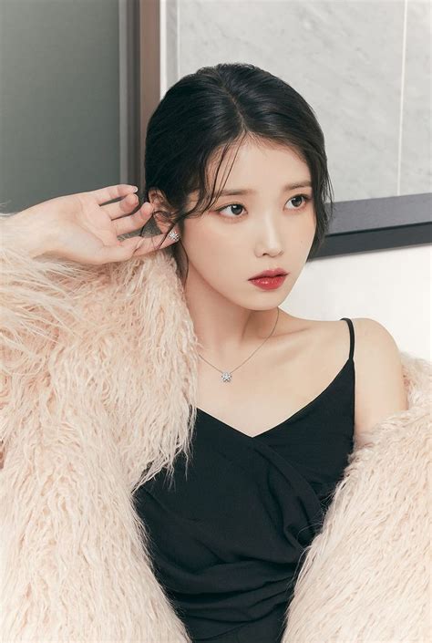 Pin By Suyeong Jang On Iu Iu Hair Celebrities Korean Girl Fashion