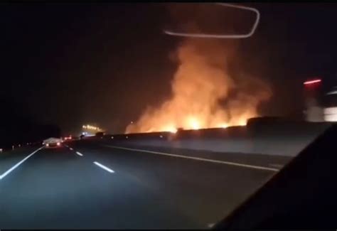 Viral Bola Api Mirip Meteor Jatuh Di Cirebon Begini Reaksi Bpbd