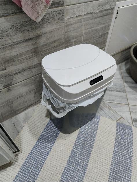 Кош за отпадъци Пластмасов Със сензор Сиво Бял Emag Bg