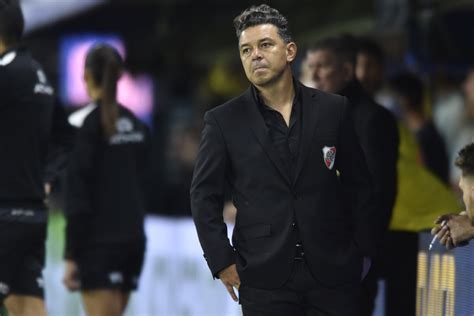 БТА Ривър Плейт почете с 8 метрова бронзова статуя клубната легенда Марсело Гаярдо