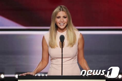 자식 잘 키웠다 트럼프 가족에 관심 집중큰 영애 이방카 늦둥이 배런