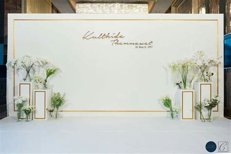 Elegant White And Gold Wedding Backdrop