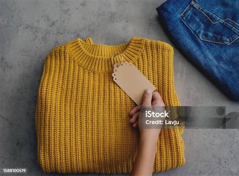 중고 옷장 아이디어 순환 패션 친환경 지속 가능한 쇼핑 중고품 가게 개념 의류에 대한 스톡 사진 및 기타 이미지 의류 중고 2 Istock