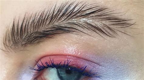 Eyebrow Feathering The Latest Trend In Brow Shaping