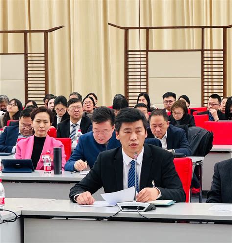 上海如何提高城市治理现代化水平？这场专题审议会上，代表们摆问题、寻答案