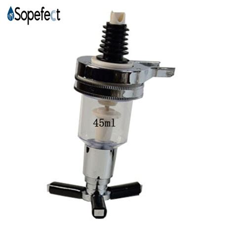 ติดผนังเครื่องกดไวน์แบบอัตโนมัติเบียร์ค็อกเทลหัวจ่ายน้ำผลไม้ Bar เครื่อง Pourer St Sopefect