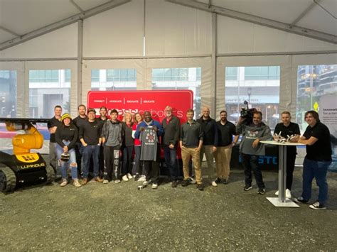 Live Roboboston Massrobotics