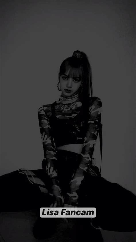 Lisa Fancam Instagram Fotoğraf Karanlık