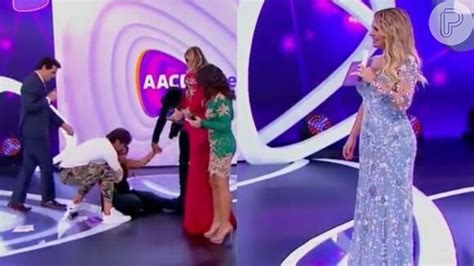 H Anos Patr Cia Abravanel Caiu Gr Vida No Palco Do Teleton E Eliana N O Reagiu Relembre