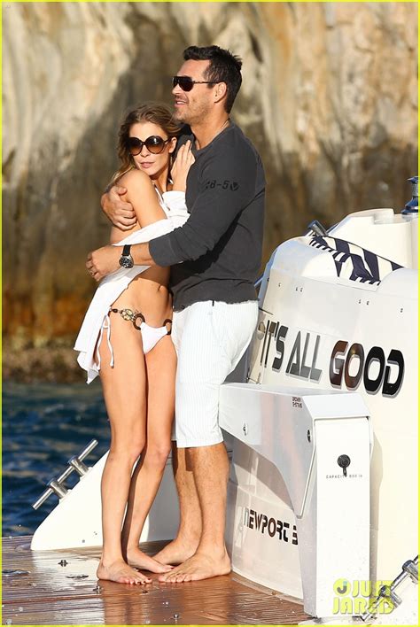 Leann Rimes Bikini Babe On A Boat Photo 2611581 Bikini Eddie