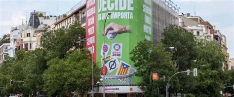 Vox Retira La Lona Del Odio Tras La Denuncia Del Psoe