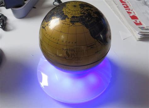 کره زمین معلق مغناطیسی پایه بشقاب پرنده جدید لوازم شگفت انگیز و جالب