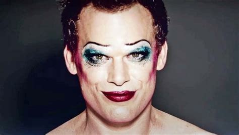 Dexter Star Michael C Hall On Stepping Into Hedwigs Heels Cbs News