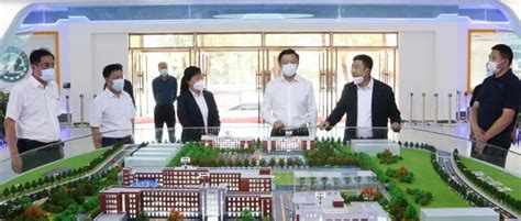 【快讯】吴威教师节前夕走访慰问优秀教师和教育工作者问候榆树时浩