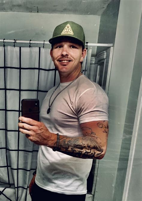 Does Anyone Find This 37 M Year Old Attractive Still R Selfieover25